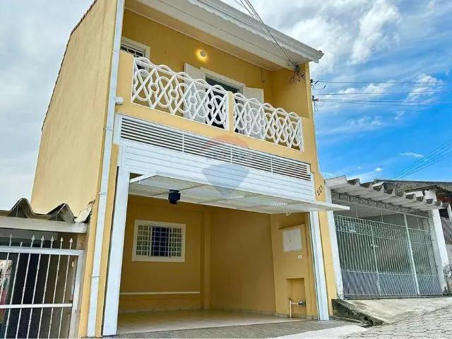 Casa / Sobrado para Venda em Jacareí/SP Jardim Califórnia 3 Quartos