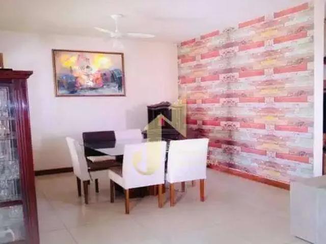 Casa / Sobrado para Venda em Jacareí/SP Jardim Califórnia 4 Quartos
