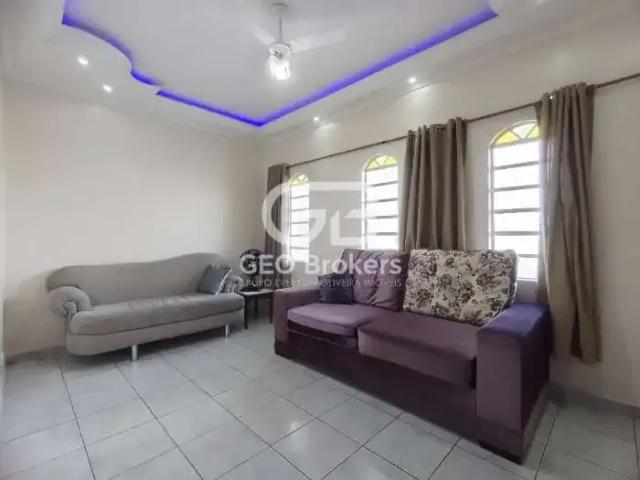 Casa / Sobrado para Venda em Jacareí/SP Jardim das Indústrias 3 Quartos