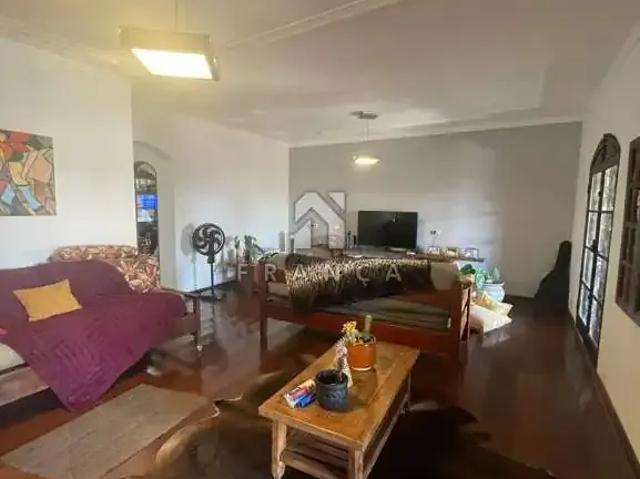 Casa / Sobrado para Venda em Jacareí/SP Jardim das Indústrias 3 Quartos