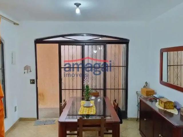 Casa / Sobrado para Venda em Jacareí/SP Jardim das Indústrias 4 Quartos