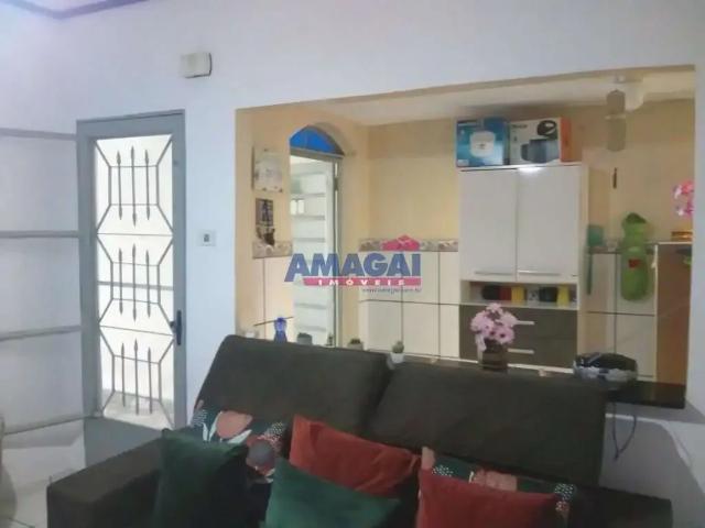 Casa / Sobrado para Venda em Jacareí/SP Jardim Emília 2 Quartos