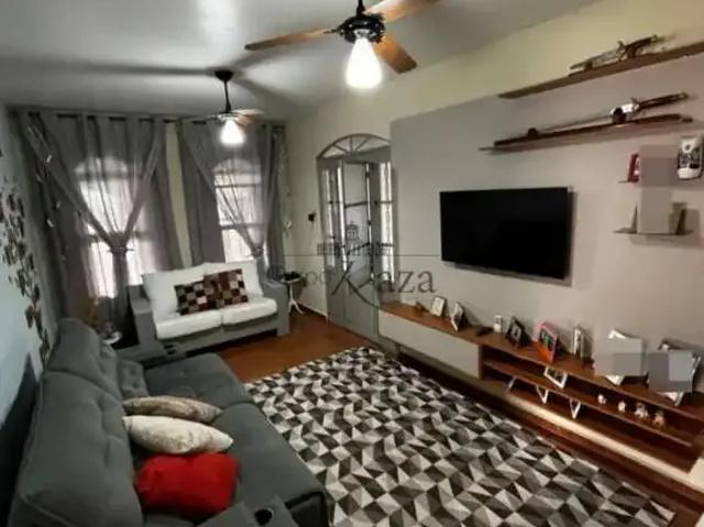 Casa / Sobrado para Venda em Jacareí/SP Jardim Esperança 4 Quartos
