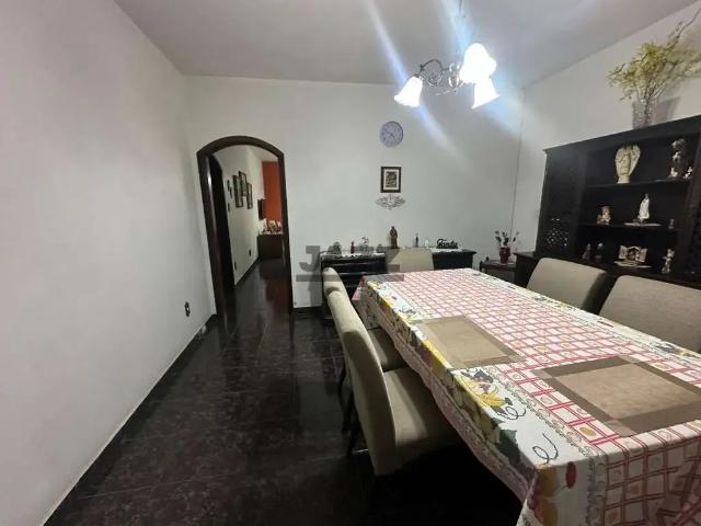 Casa / Sobrado para Venda em Jacareí/SP Jardim Jacinto 3 Quartos