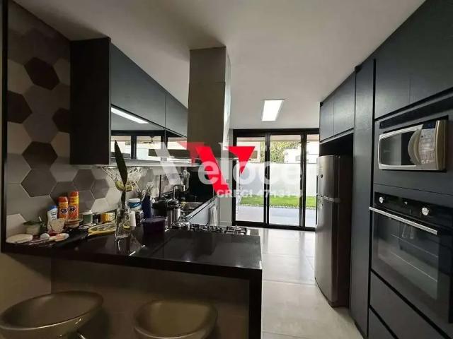 Casa / Sobrado para Venda em Jacareí/SP Jardim Jacinto 4 Quartos