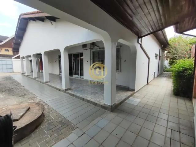 Casa / Sobrado para Venda em Jacareí/SP Jardim Luiza 4 Quartos