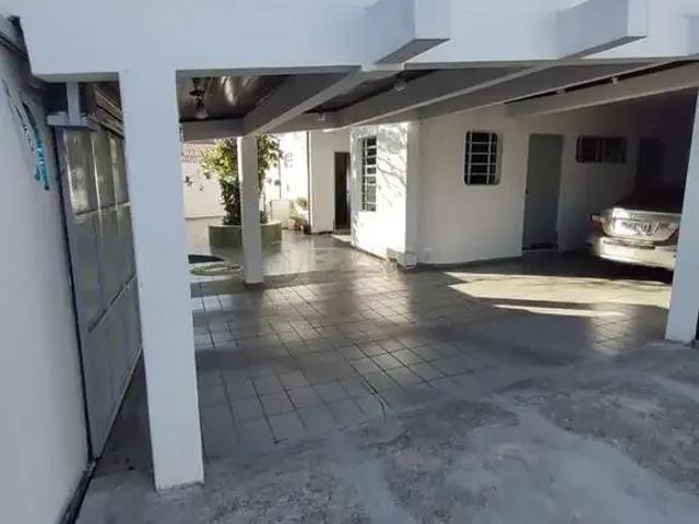 Casa / Sobrado para Venda em Jacareí/SP Jardim Luiza 5 Quartos