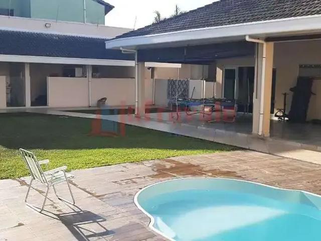 Casa / Sobrado para Venda em Jacareí/SP Jardim Santa Maria 3 Quartos