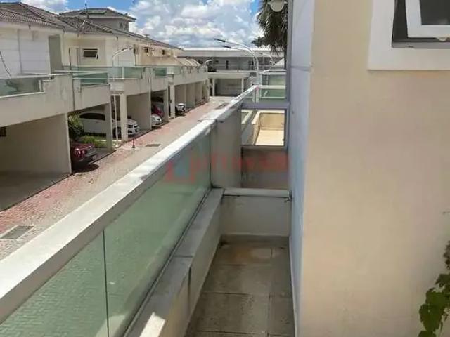 Casa / Sobrado para Venda em Jacareí/SP Jardim Santa Maria 4 Quartos