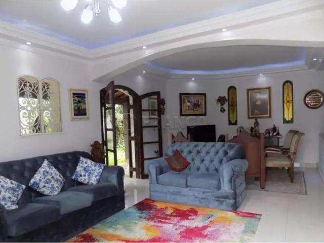 Casa / Sobrado para Venda em Jacareí/SP Jardim Siesta 4 Quartos