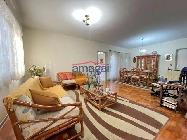 Casa / Sobrado para Venda em Jacareí/SP Jardim Siesta 5 Quartos