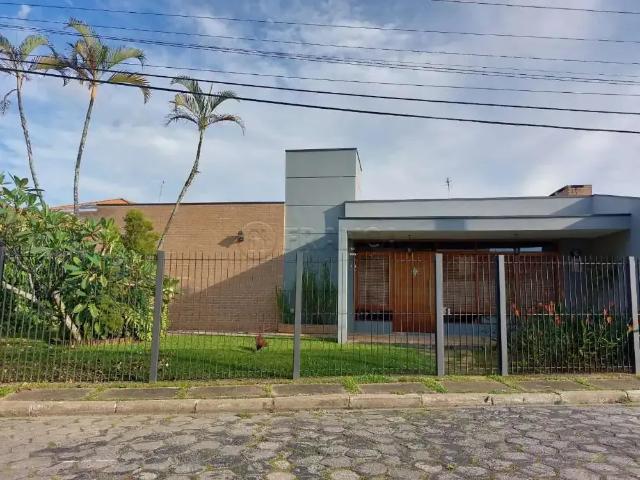 Casa / Sobrado para Venda em Jacareí/SP Jardim Siesta 3 Quartos