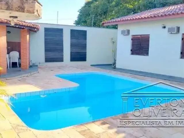 Casa / Sobrado para Venda em Jacareí/SP Jardim Siesta 3 Quartos