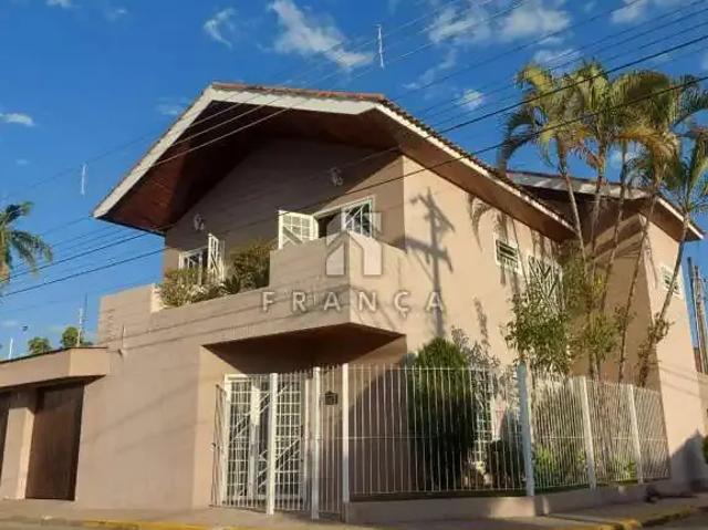 Casa / Sobrado para Venda em Jacareí/SP Jardim Siesta 3 Quartos