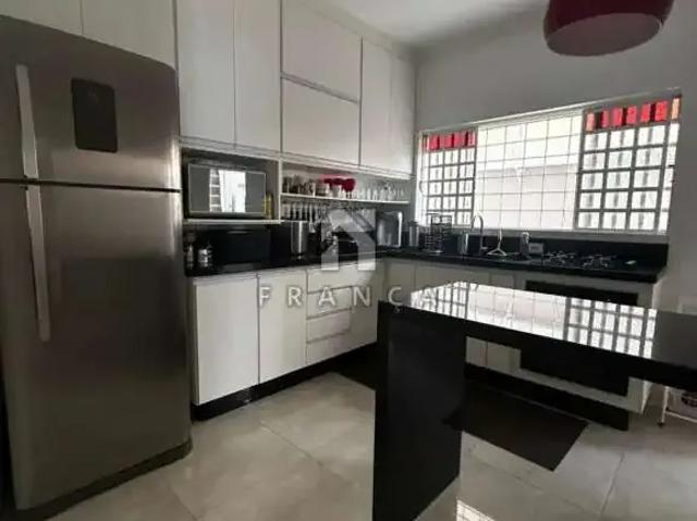 Casa / Sobrado para Venda em Jacareí/SP Jardim Terras de São João 4 Quartos