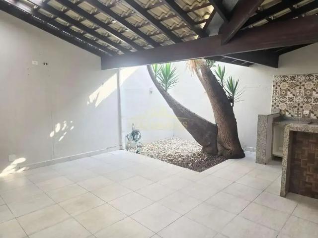 Casa / Sobrado para Venda em Jacareí/SP Loteamento Villa Branca 3 Quartos