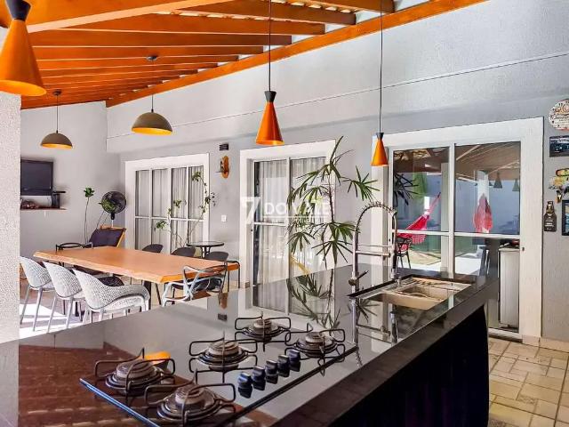 Casa / Sobrado para Venda em Jacareí/SP Loteamento Villa Branca 3 Quartos