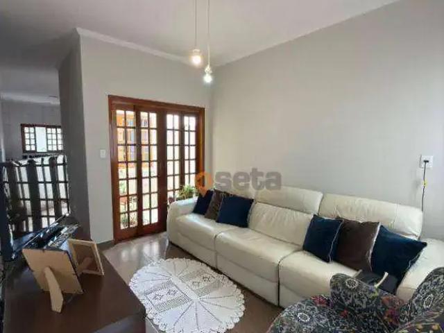 Casa / Sobrado para Venda em Jacareí/SP Loteamento Villa Branca 3 Quartos