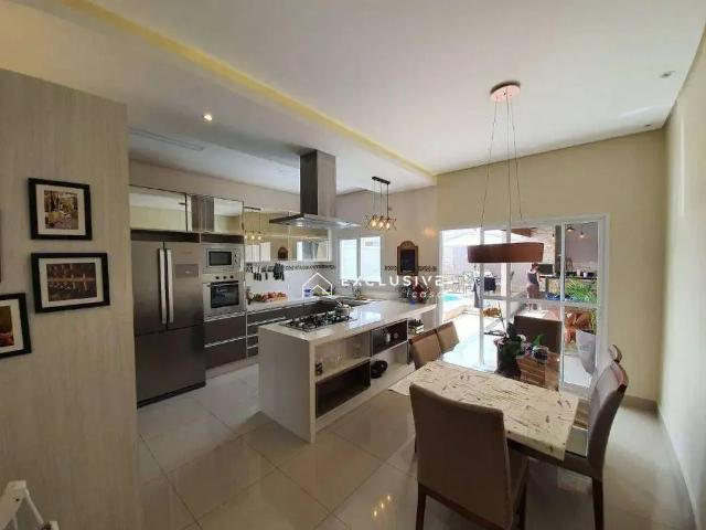 Casa / Sobrado para Venda em Jacareí/SP Loteamento Villa Branca 3 Quartos