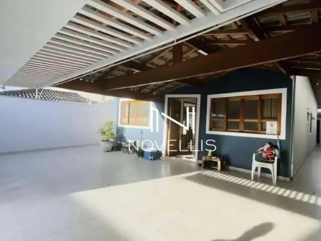 Casa / Sobrado para Venda em Jacareí/SP Loteamento Villa Branca 3 Quartos