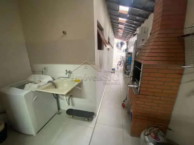 Casa / Sobrado para Venda em Jacareí/SP Loteamento Villa Branca 3 Quartos