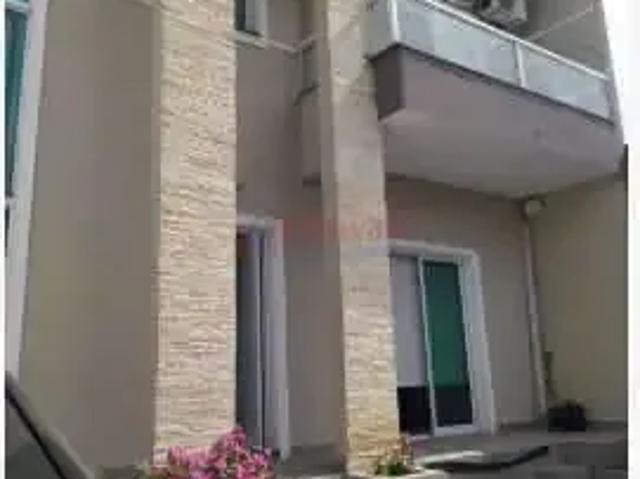 Casa / Sobrado para Venda em Jacareí/SP Loteamento Villa Branca 3 Quartos