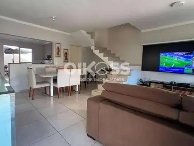 Casa / Sobrado para Venda em Jacareí/SP Loteamento Villa Branca 3 Quartos
