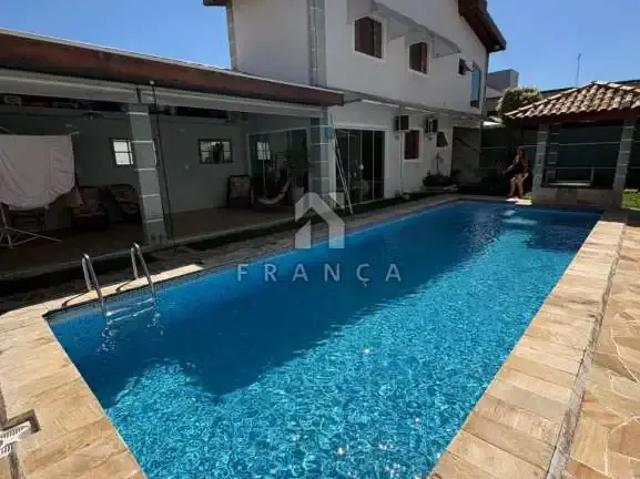 Casa / Sobrado para Venda em Jacareí/SP Loteamento Villa Branca 4 Quartos