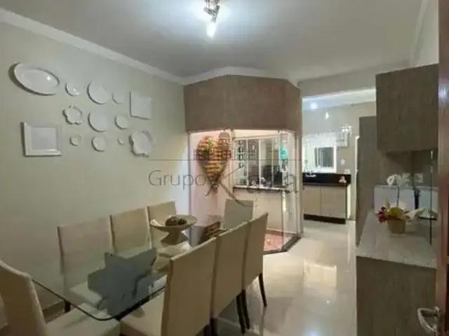 Casa / Sobrado para Venda em Jacareí/SP Loteamento Villa Branca 4 Quartos