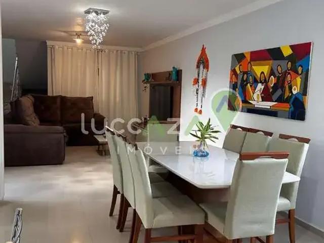 Casa / Sobrado para Venda em Jacareí/SP Loteamento Villa Branca 4 Quartos