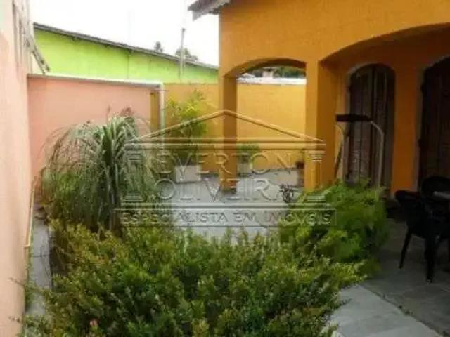 Casa / Sobrado para Venda em Jacareí/SP Santa Cruz dos Lázaros 4 Quartos