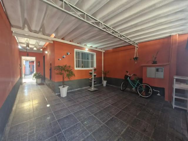 Casa / Sobrado para Venda em Jacareí/SP Parque Meia Lua 3 Quartos