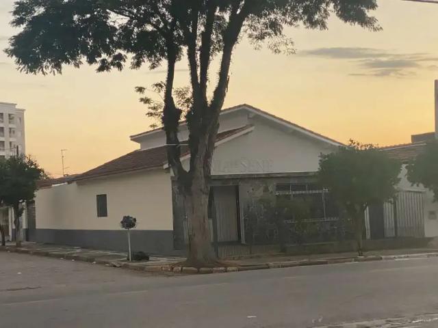 Casa / Sobrado para Venda em Jacareí/SP Parque Brasil 4 Quartos