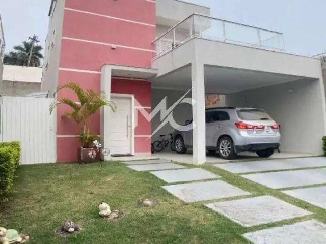 Casa / Sobrado para Venda em Jacareí/SP Parque Califórnia 4 Quartos