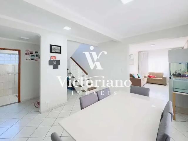 Casa / Sobrado para Venda em Jacareí/SP Parque Santo Antônio 4 Quartos