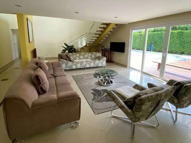Casa / Sobrado para Venda em Jacareí/SP Terras de Sant'anna 4 Quartos