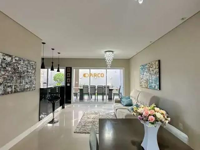 Casa / Sobrado para Venda em Jacareí/SP Vila Branca 3 Quartos