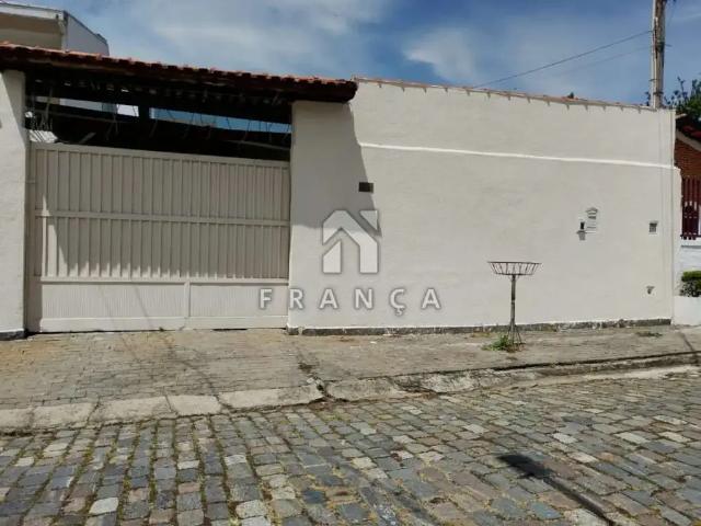 Casa / Sobrado para Venda em Jacareí/SP Vila Pinheiro 4 Quartos
