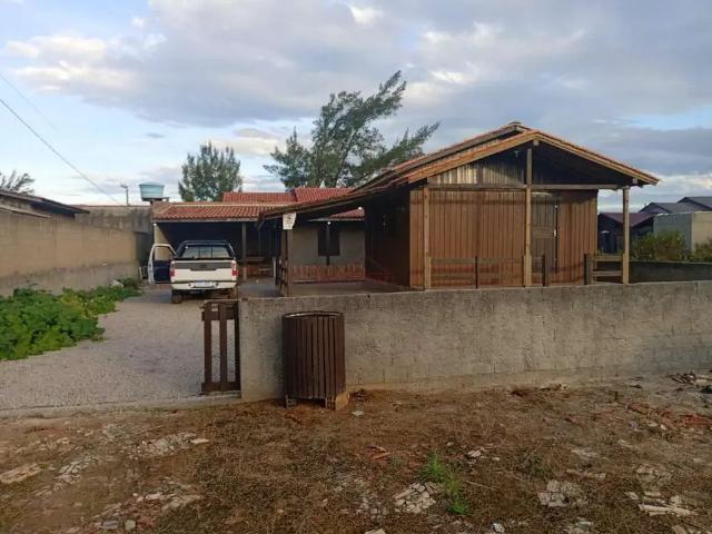 Casa / Sobrado para Venda em Jaguaruna/SC Balneário Esplanada 4 Quartos
