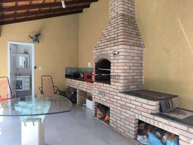 Casa / Sobrado para Venda em Jaguariúna/SP Centro 4 Quartos