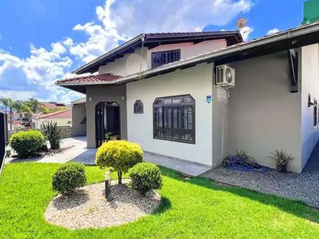 Casa / Sobrado para Venda em Jaraguá do Sul/SC Nova Brasília 3 Quartos