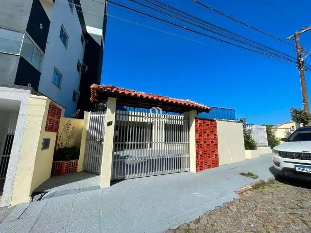 Casa / Sobrado para Venda em Jaraguá do Sul/SC Nova Brasília 4 Quartos