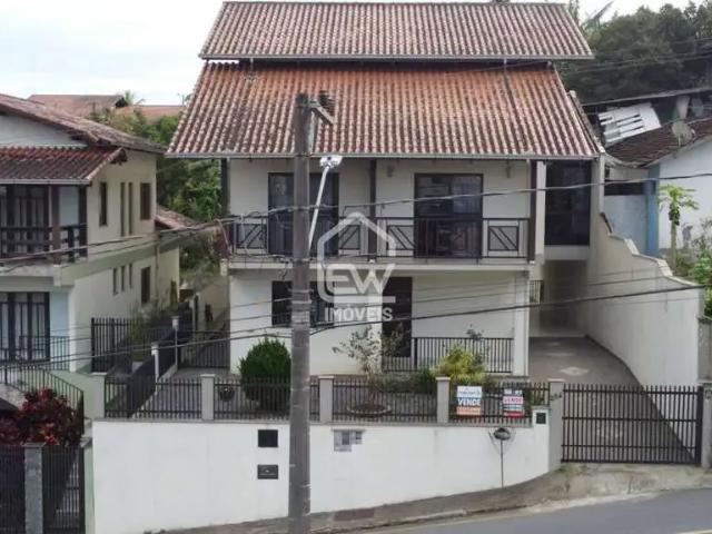 Casa / Sobrado para Venda em Jaraguá do Sul/SC Nova Brasília 5 Quartos