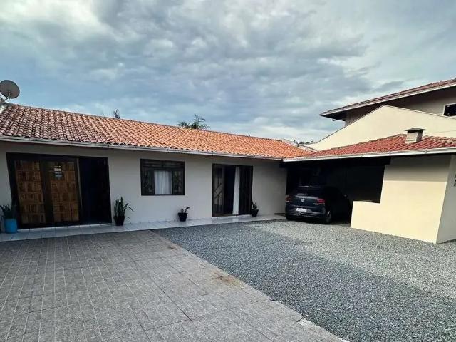 Casa / Sobrado para Venda em Jaraguá do Sul/SC Barra do Rio Cerro 3 Quartos