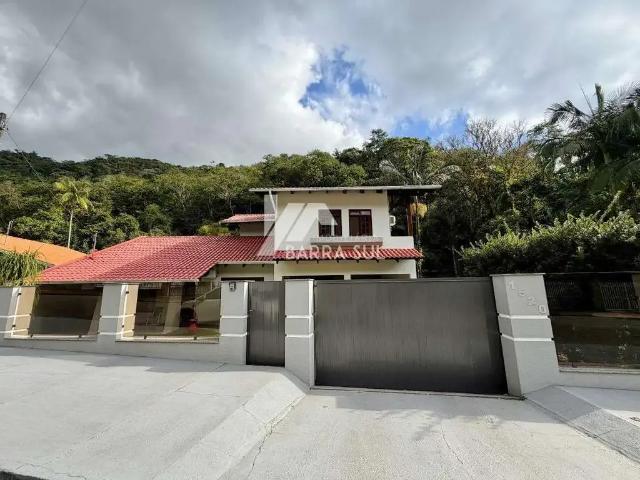 Casa / Sobrado para Venda em Jaraguá do Sul/SC Barra do Rio Cerro 3 Quartos