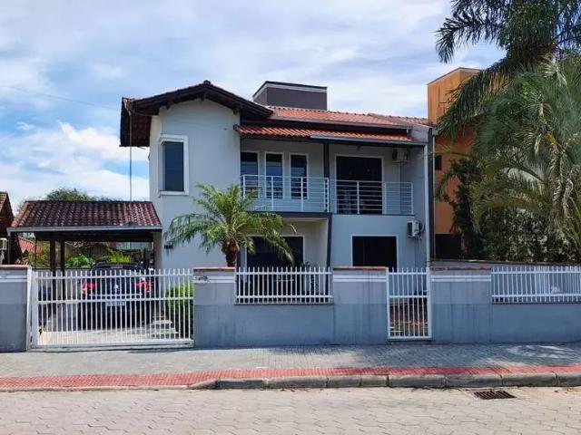 Casa / Sobrado para Venda em Jaraguá do Sul/SC Barra do Rio Cerro 3 Quartos