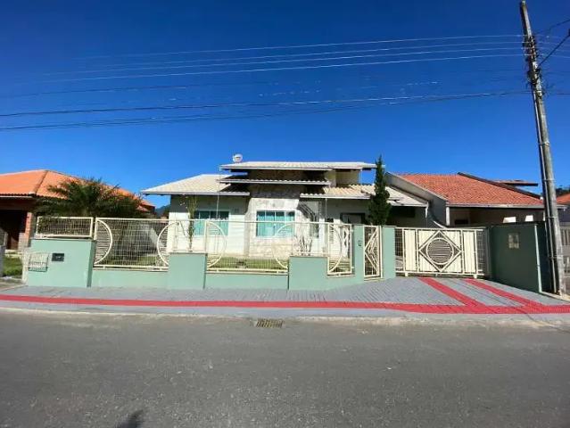 Casa / Sobrado para Venda em Jaraguá do Sul/SC Barra do Rio Cerro 3 Quartos