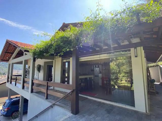 Casa / Sobrado para Venda em Jaraguá do Sul/SC Ilha da Figueira 4 Quartos