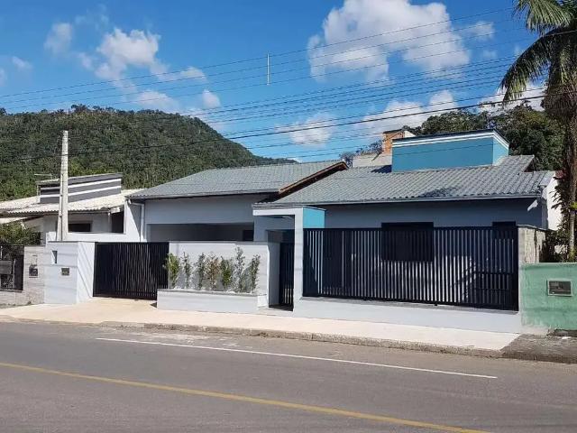 Casa / Sobrado para Venda em Jaraguá do Sul/SC Jaraguá 99 3 Quartos