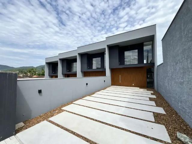Casa / Sobrado para Venda em Jaraguá do Sul/SC Rau 3 Quartos